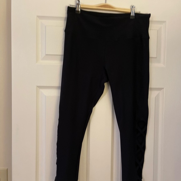 VOGO Athletica | Pants & Jumpsuits | Vogo Black Crop Size L Leggings ...